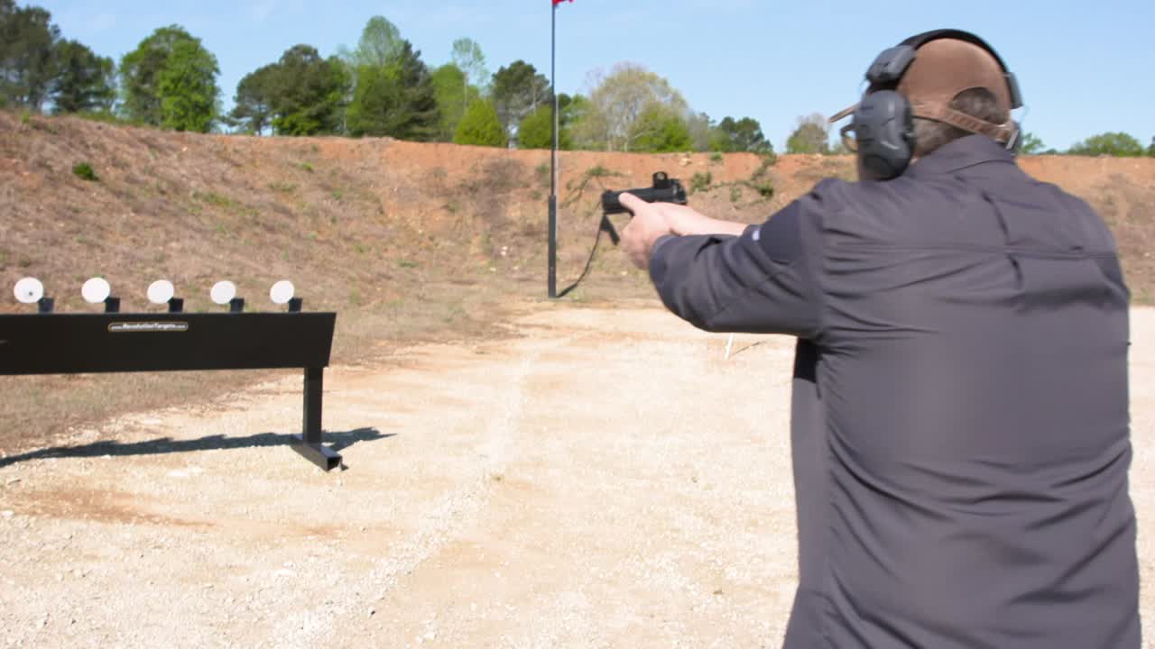 Guns & Ammo TV: Revolution Targets Portable Dueling Tree - Guns and Ammo