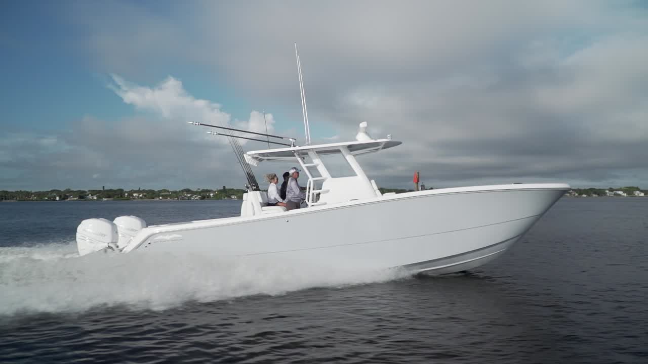 Invincible 33 Cat Review - Florida Sportsman