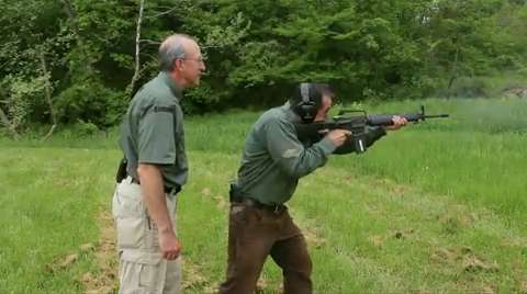 Full Auto: M16 - Guns and Ammo